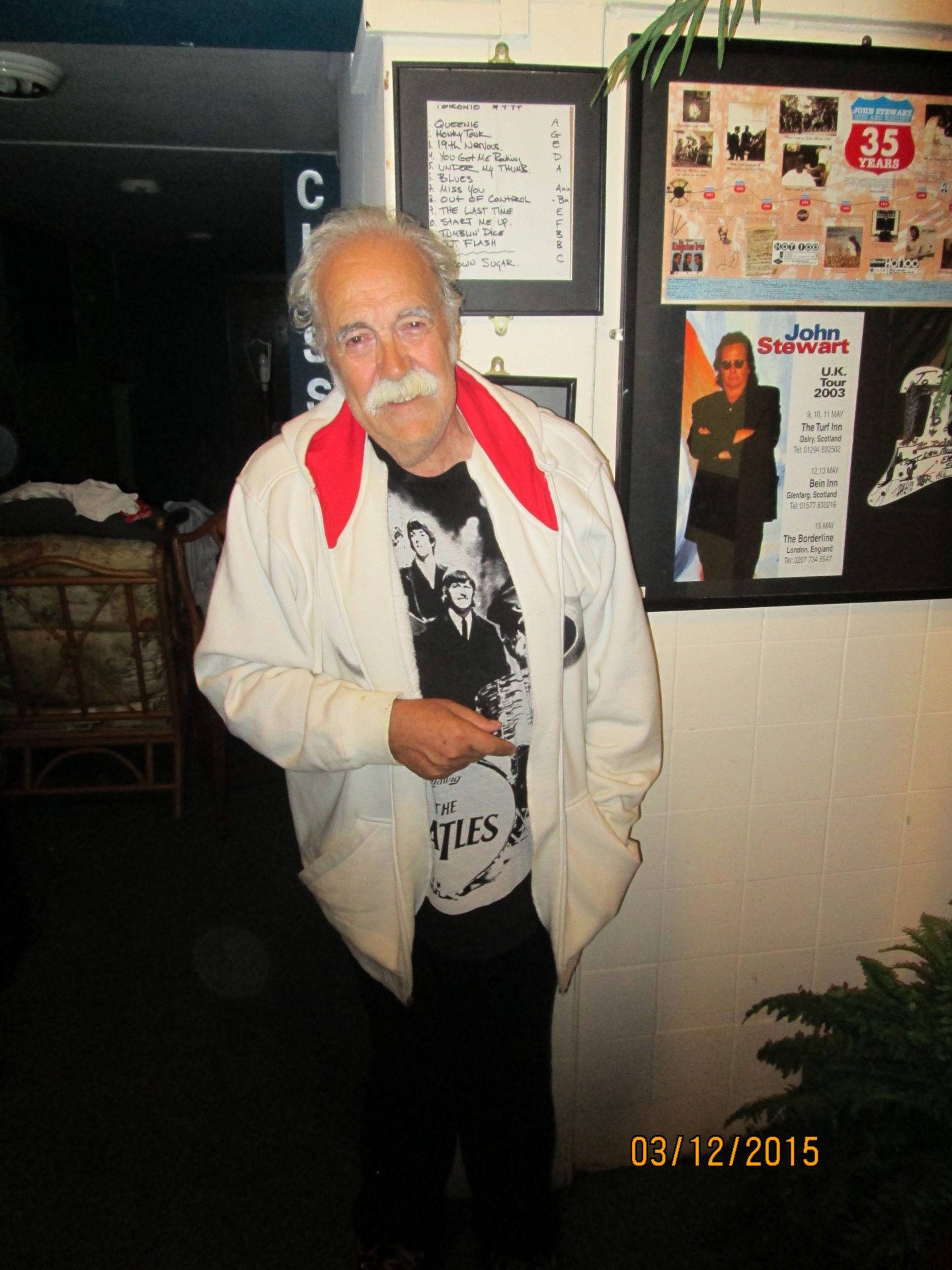 Manny Charlton Rocks Backstage - Mundell Music